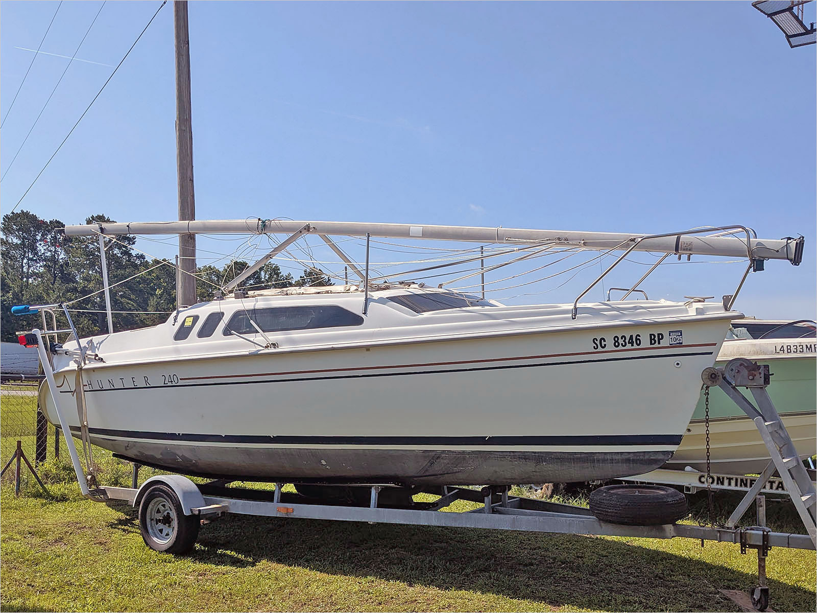 24' Hunter 1998 - 240 - Certified Sales